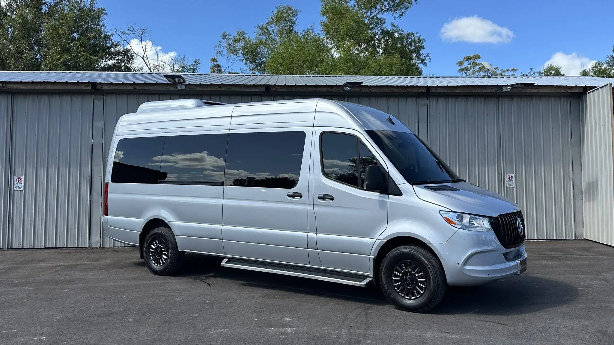 Mercedes Sprinter Limo